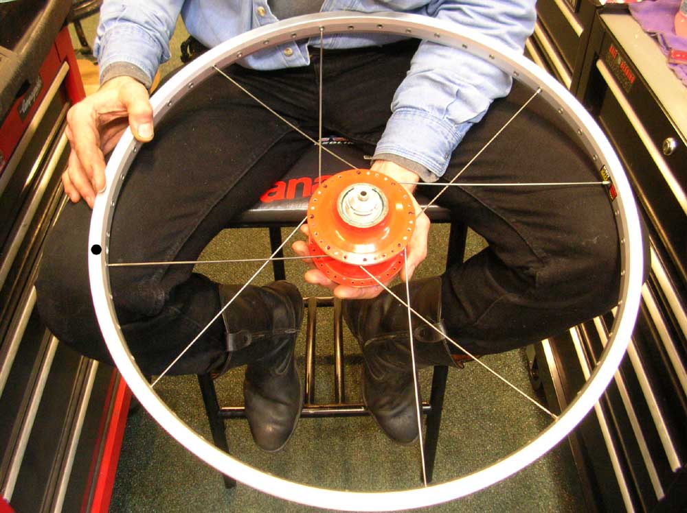 Lace a 48 Spoke Rohloff Wheel