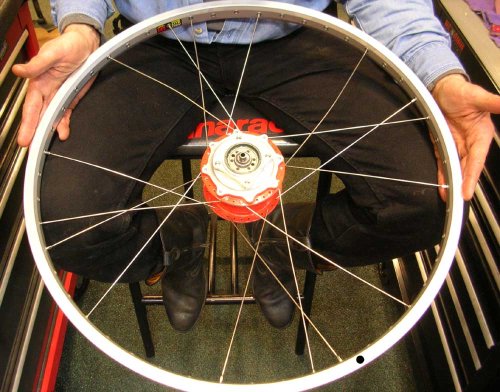Lace a 48 Spoke Rohloff Wheel