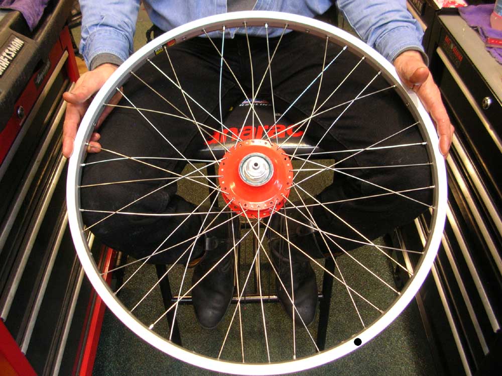 Lace a 48 Spoke Rohloff Wheel